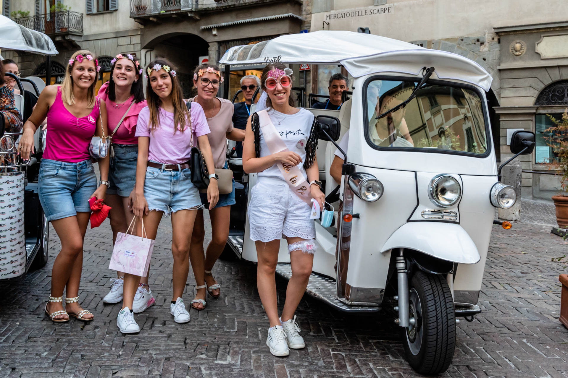 Addio al Nubilato: un'idea originale a Bergamo con il Tuk Tuk